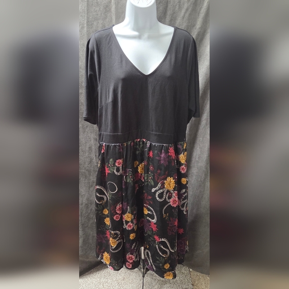 torrid | Dresses | Torrid Black Floral Dress | Poshmark